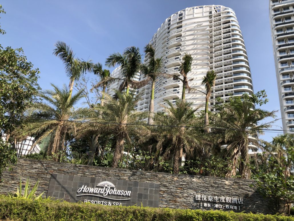 Enjoy weekend at Double-moon bay's six star hotel - ABERY